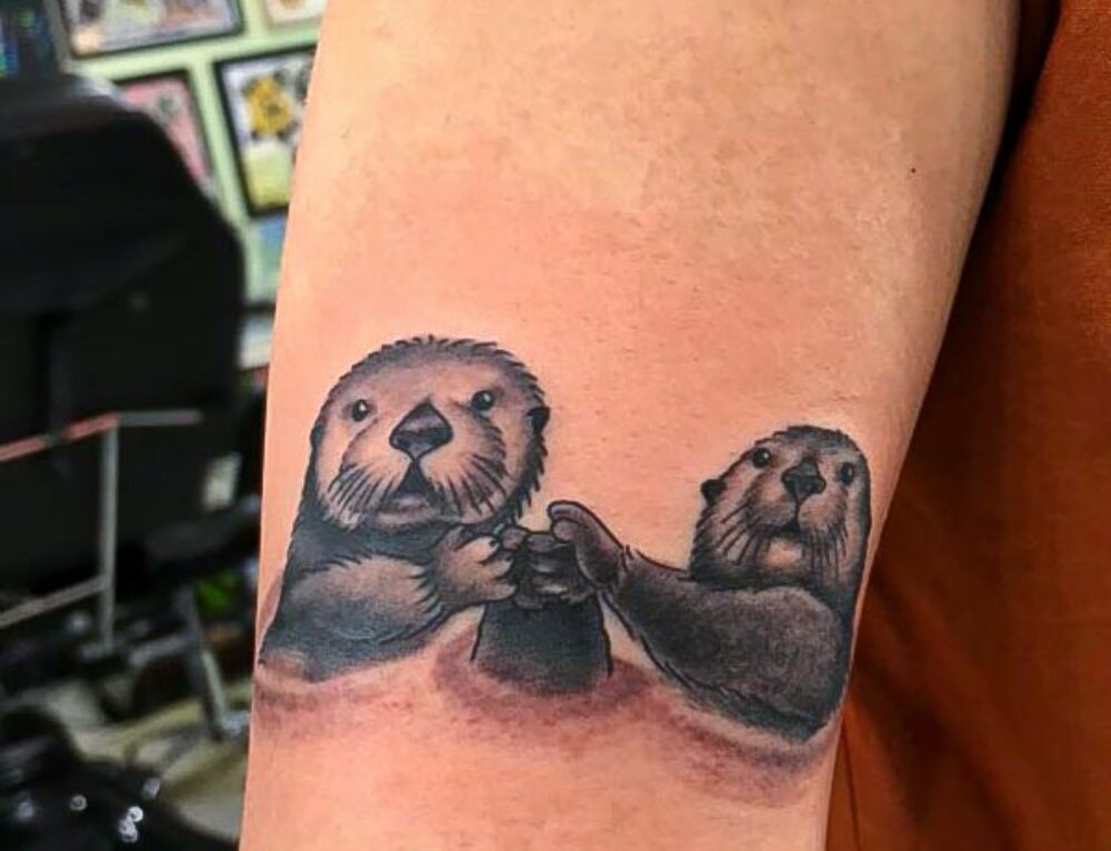 Dorine's Otter Tattoo - In Otter News